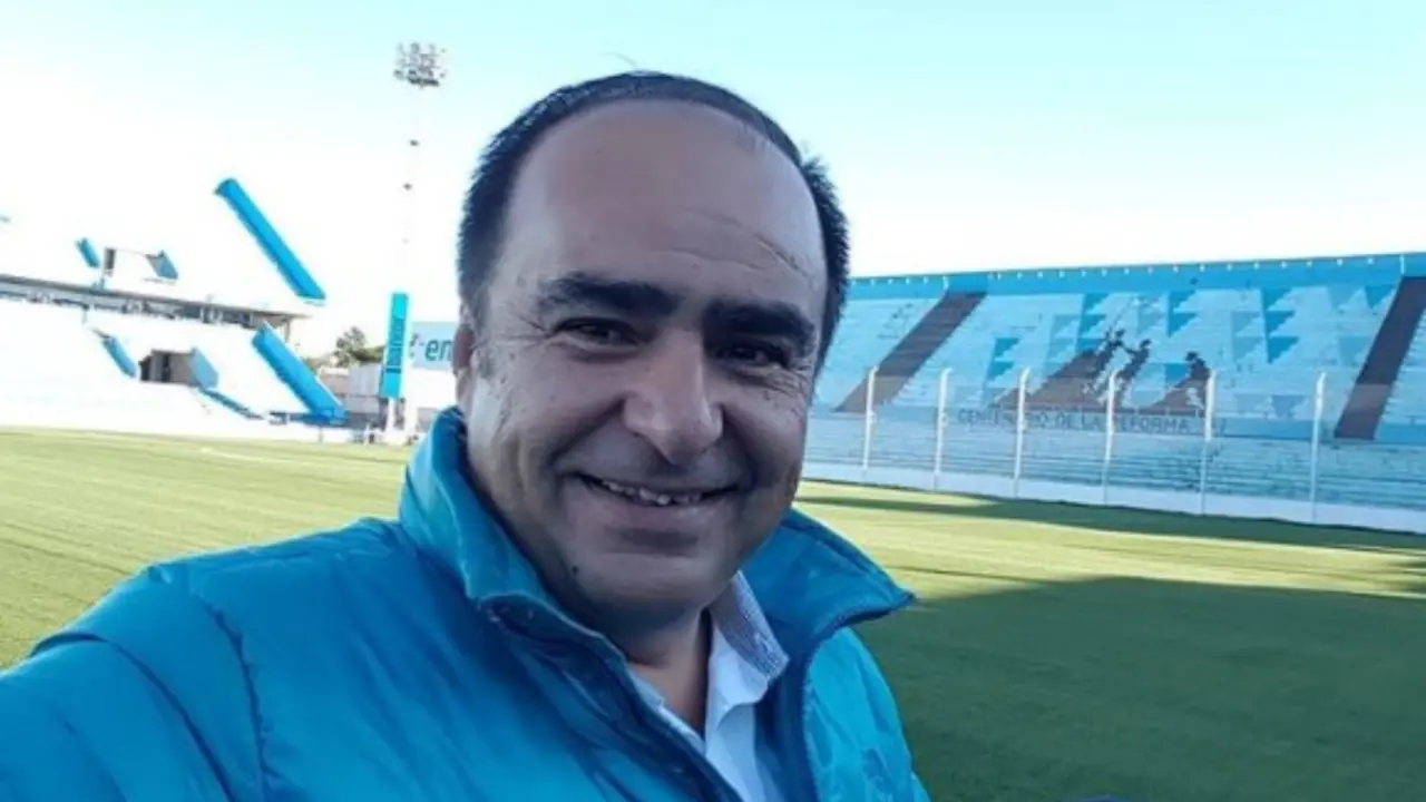 David Medrano pide consejos beisboleros y lo alburean - Soy Referee