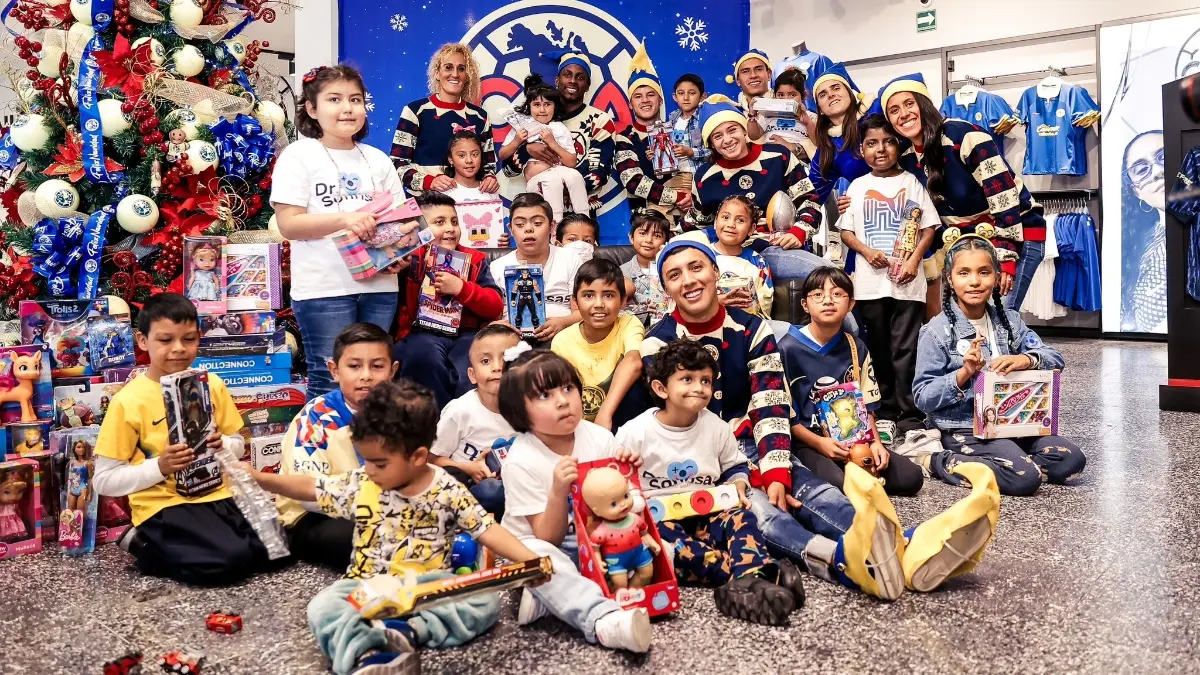 América: Quiñones y otras figuras del equipo se disfrazan de Santa ...